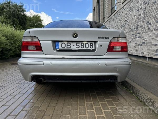 Pelēks BMW 525 2001 Tukums, ar dzinēja tilpumu 2.50 L un nobraukumu 421 tūkst. km par 2250 €, foto 3 vietnē AUTOMOTO.COM.LV