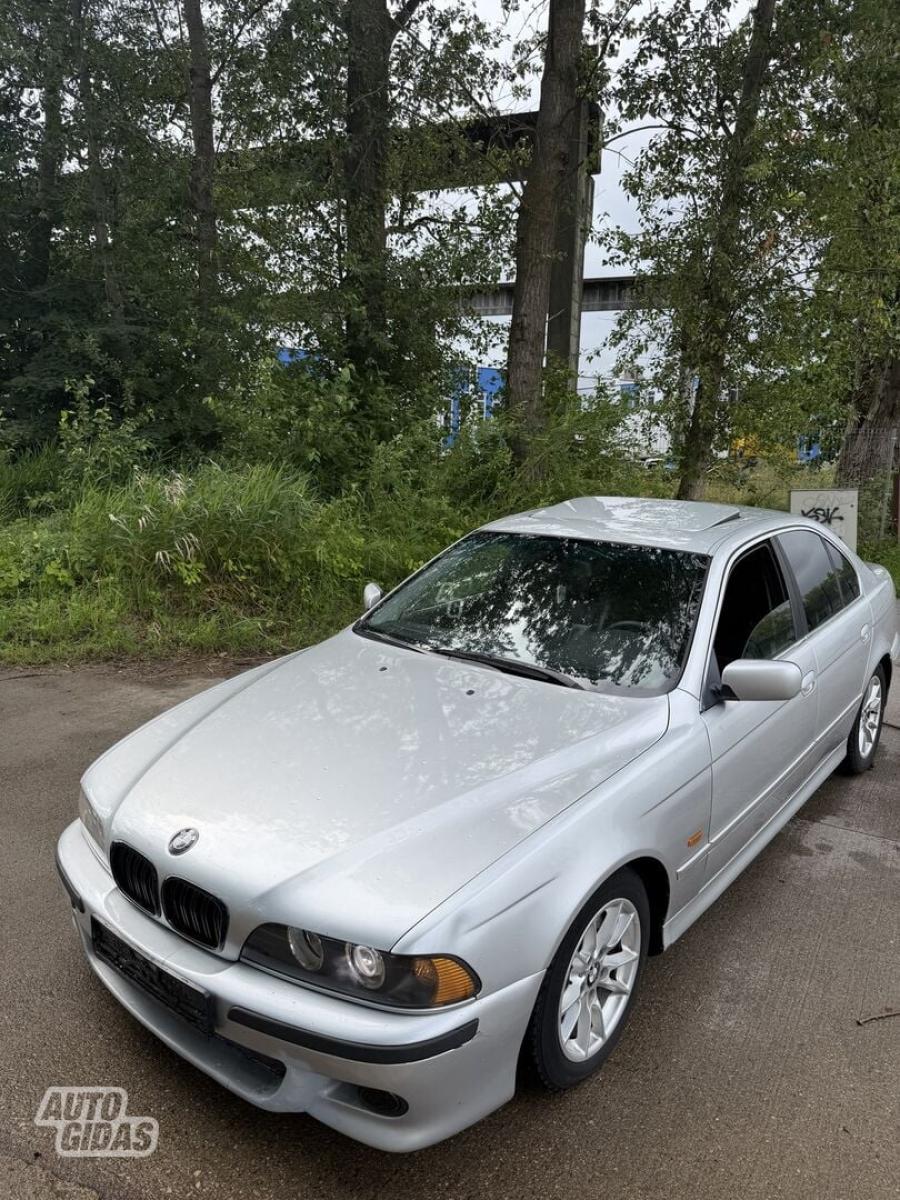Pelēks BMW 525 2001 Klaipėda, ar dzinēja tilpumu 2.50 L un nobraukumu 500 tūkst. km par 2600 €, foto 5 vietnē AUTOMOTO.COM.LV