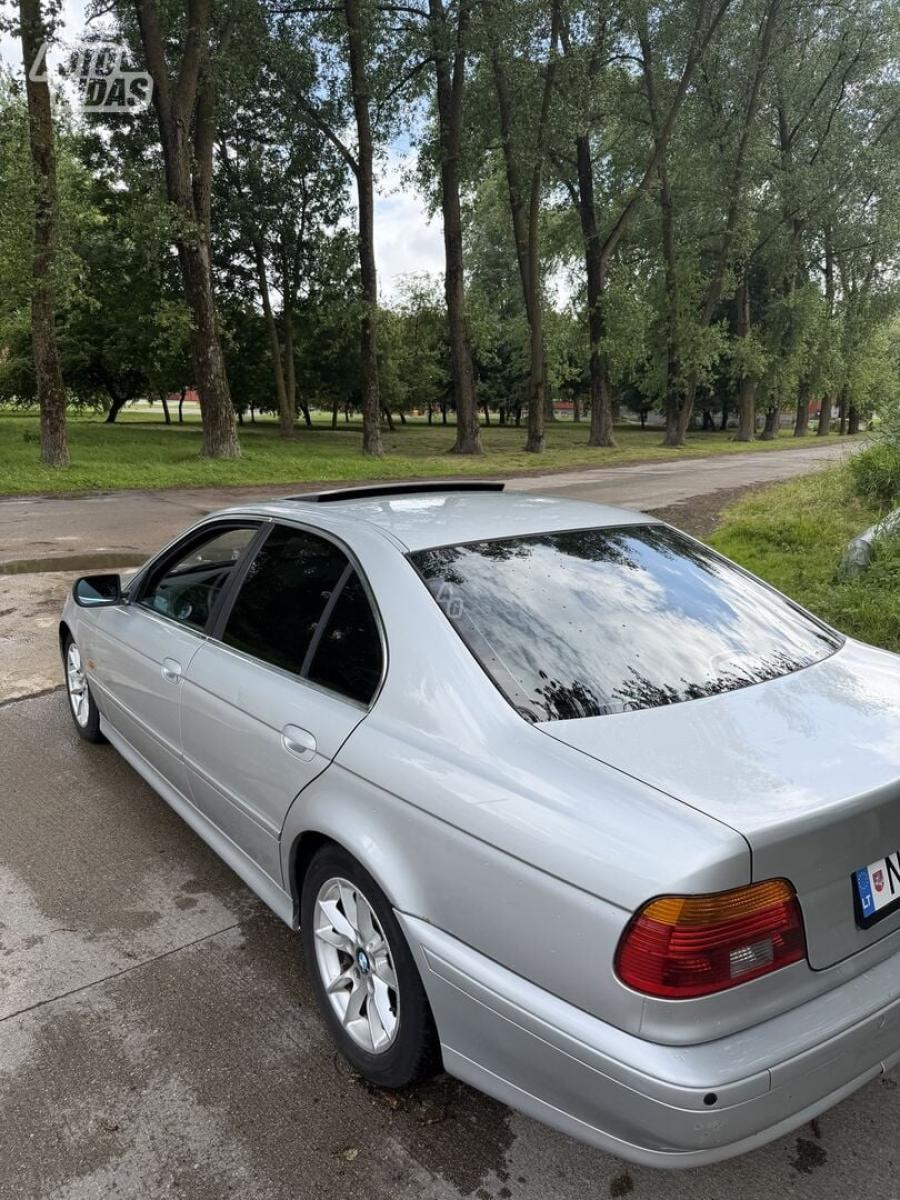 Pelēks BMW 525 2001 Klaipėda, ar dzinēja tilpumu 2.50 L un nobraukumu 500 tūkst. km par 2600 €, foto 6 vietnē AUTOMOTO.COM.LV