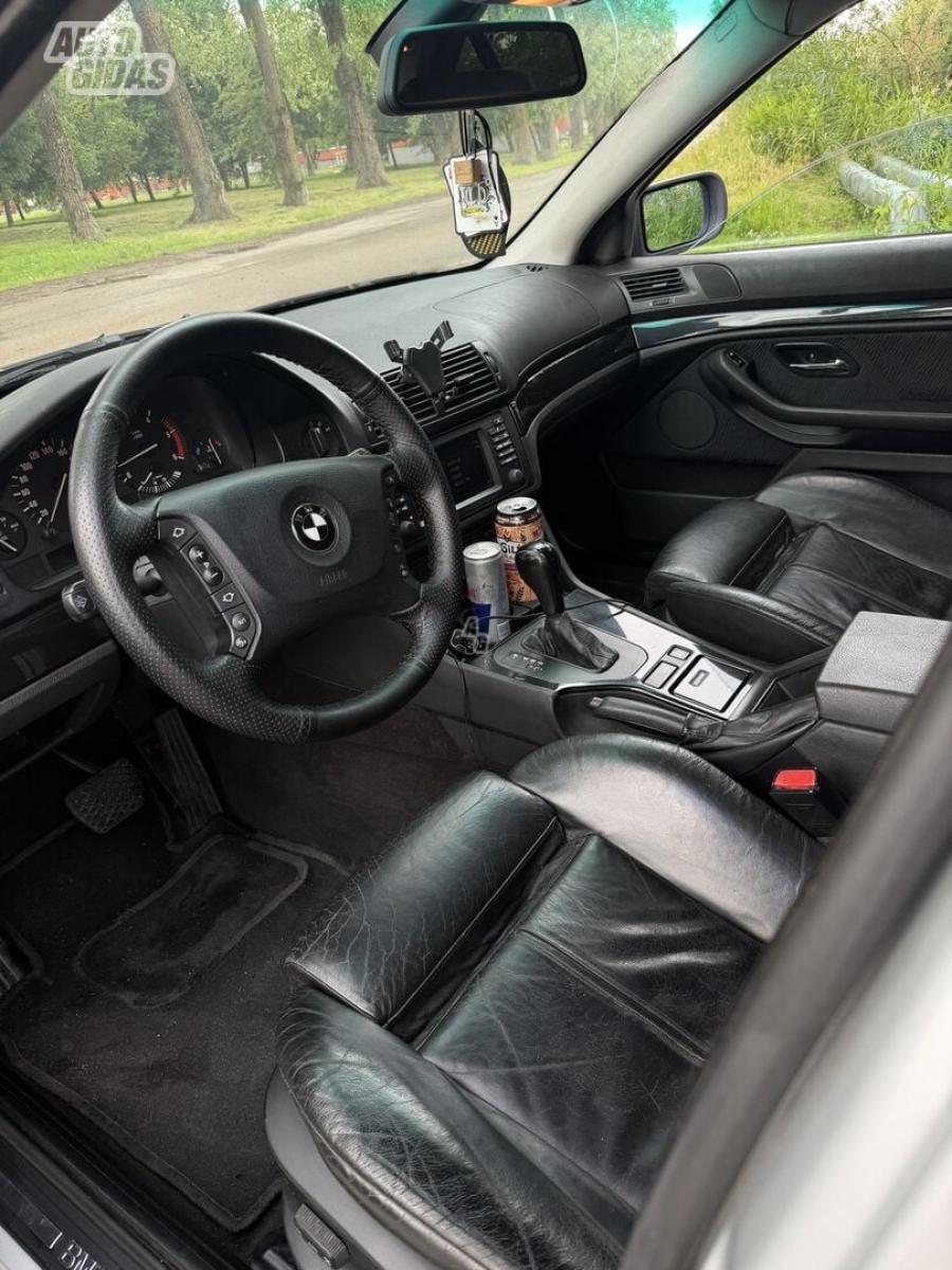Pelēks BMW 525 2001 Klaipėda, ar dzinēja tilpumu 2.50 L un nobraukumu 500 tūkst. km par 2600 €, foto 14 vietnē AUTOMOTO.COM.LV