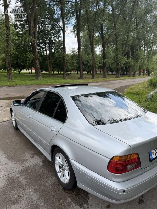 Grey BMW 525 2001 in Klaipeda, with an engine capacity of 2.50 L and mileage of 500 thousand km for 2600 €, photo 5 on AUTOMOTO.COM.LV
