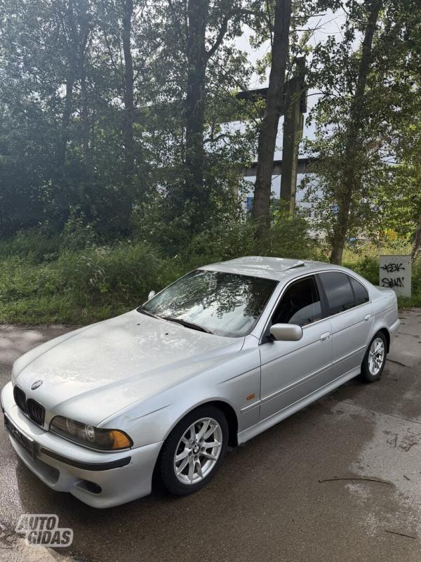Grey BMW 525 2001 in Klaipeda, with an engine capacity of 2.50 L and mileage of 500 thousand km for 2600 €, photo 7 on AUTOMOTO.COM.LV