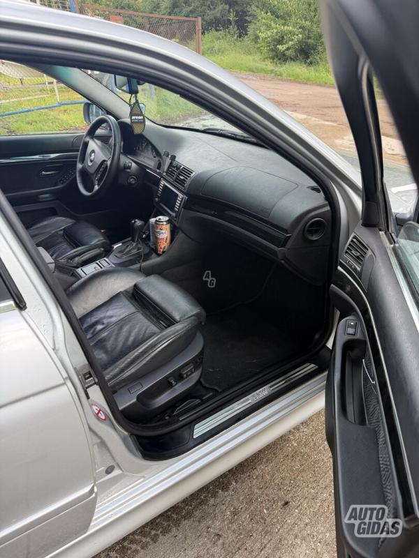 Grey BMW 525 2001 in Klaipeda, with an engine capacity of 2.50 L and mileage of 500 thousand km for 2600 €, photo 10 on AUTOMOTO.COM.LV