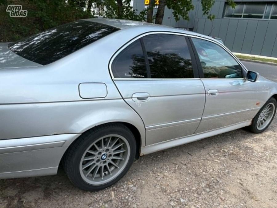 Grey BMW 525 2001 in Vilnius, with an engine capacity of 2.50 L and mileage of 402 thousand km for 1600 €, photo 4 on AUTOMOTO.COM.LV