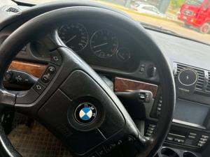 Grey BMW 525 2001 in Vilnius, with an engine capacity of 2.50 L and mileage of 402 thousand km for 1600 €, photo 9 on AUTOMOTO.COM.LV