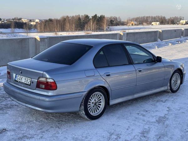 Grey BMW 525 2002 in Vilnius, with an engine capacity of 2.50 L and mileage of 420 thousand km for 1950 €, photo 5 on AUTOMOTO.COM.LV