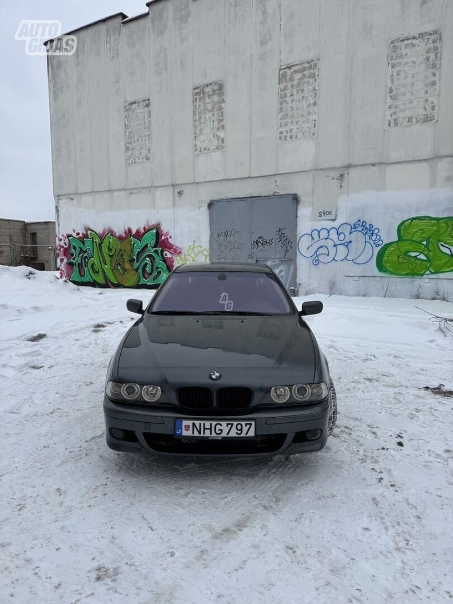 Pelēks BMW 525 2002 Viļņa, ar dzinēja tilpumu 2.50 L un nobraukumu 536 tūkst. km par 2950 €, foto 3 vietnē AUTOMOTO.COM.LV