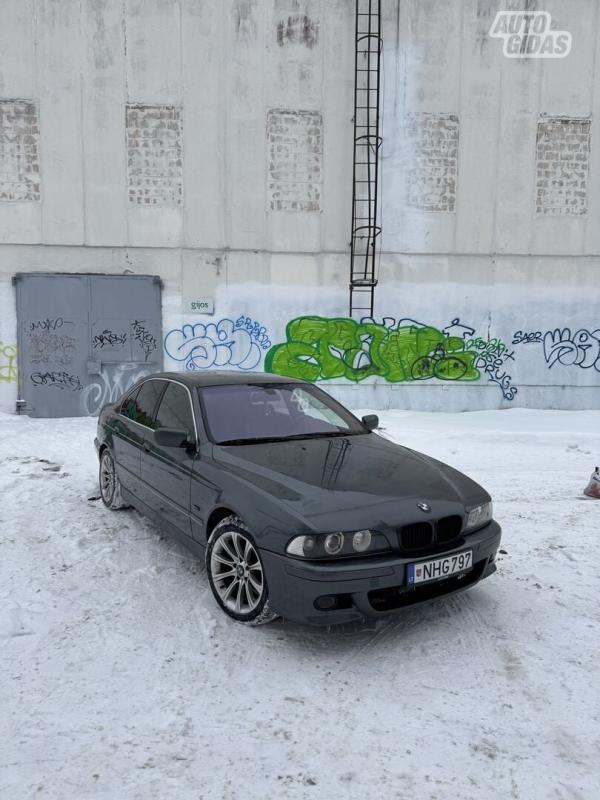 Pelēks BMW 525 2002 Viļņa, ar dzinēja tilpumu 2.50 L un nobraukumu 536 tūkst. km par 2950 €, foto 4 vietnē AUTOMOTO.COM.LV