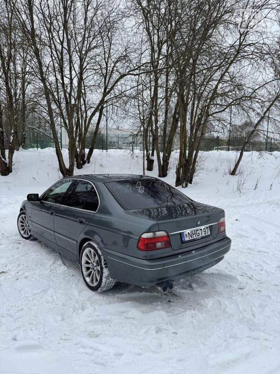 Pelēks BMW 525 2002 Viļņa, ar dzinēja tilpumu 2.50 L un nobraukumu 536 tūkst. km par 2950 €, foto 8 vietnē AUTOMOTO.COM.LV