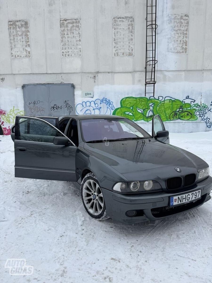 Pelēks BMW 525 2002 Viļņa, ar dzinēja tilpumu 2.50 L un nobraukumu 536 tūkst. km par 2950 €, foto 15 vietnē AUTOMOTO.COM.LV
