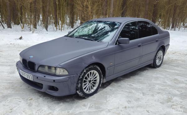 Pelēks BMW 525 2002 Kauņa, ar dzinēja tilpumu 2.50 L un nobraukumu 350 tūkst. km par 1200 €, foto 1 vietnē AUTOMOTO.COM.LV