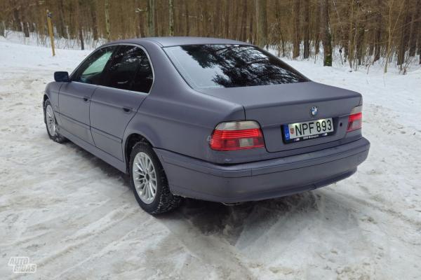 Pelēks BMW 525 2002 Kauņa, ar dzinēja tilpumu 2.50 L un nobraukumu 350 tūkst. km par 1200 €, foto 2 vietnē AUTOMOTO.COM.LV