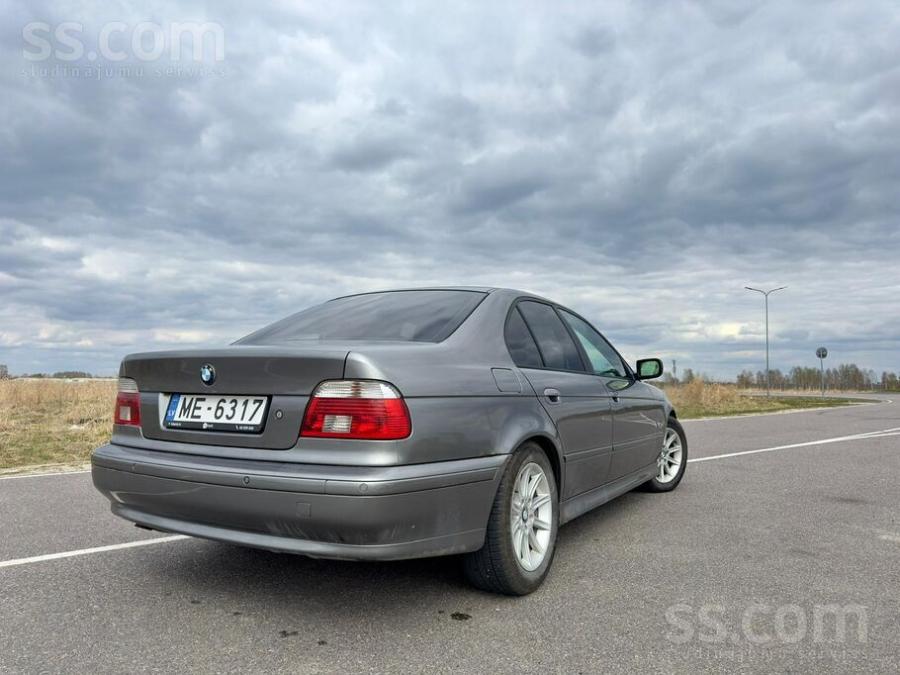 Серый БМВ 525 2002 в Бауска, объемом двигателя 2.50 л и пробегом 297 тыс. км за 2800 €, фото 6 на AUTOMOTO.COM.LV