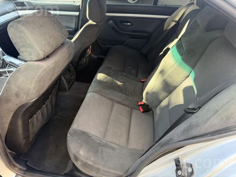 Pelēks BMW 525 2002 Liepāja, ar dzinēja tilpumu 2.50 L un nobraukumu 32 tūkst. km par 2500 €, foto 8 vietnē AUTOMOTO.COM.LV