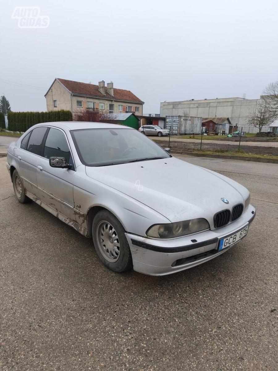 Pelēks BMW 525 2003 Kauņa, ar dzinēja tilpumu 2.50 L un nobraukumu 336 tūkst. km par 750 €, foto 1 vietnē AUTOMOTO.COM.LV
