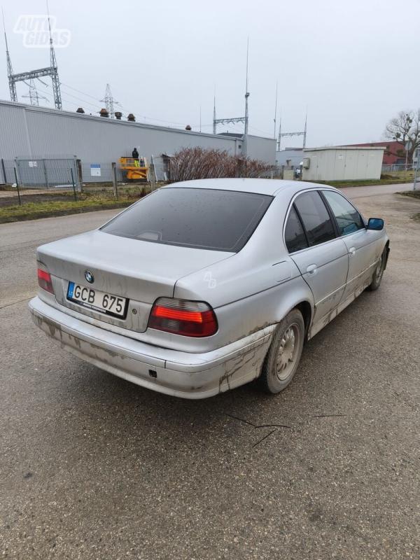 Grey BMW 525 2003 in Kaunas, with an engine capacity of 2.50 L and mileage of 336 thousand km for 750 €, photo 4 on AUTOMOTO.COM.LV