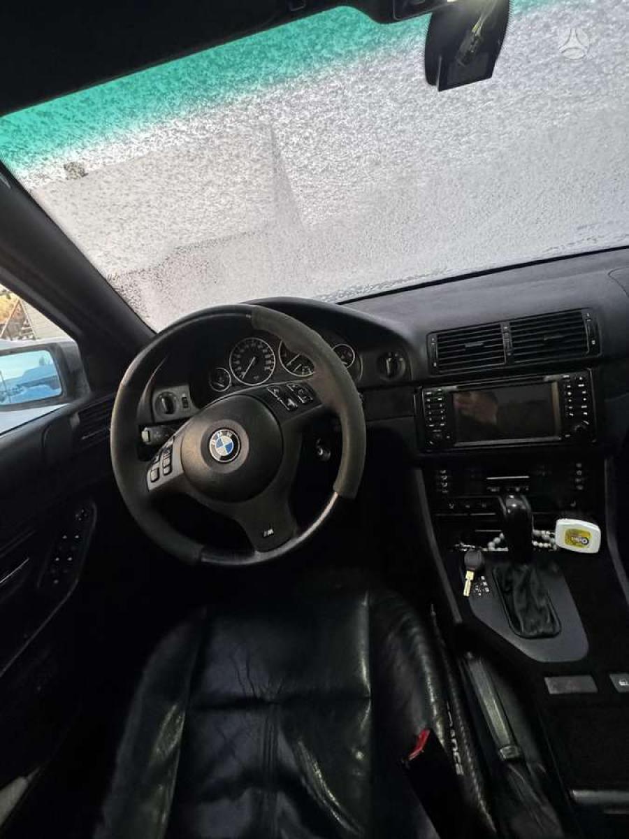 Grey BMW 525 2003 in Vilnius, with an engine capacity of 2.50 L and mileage of 400 thousand km for 5100 €, photo 3 on AUTOMOTO.COM.LV