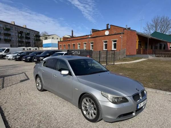 Pelēks BMW 525 2003 Ventspils, ar dzinēja tilpumu 2.50 L un nobraukumu 319 tūkst. km par 2900 €, foto 3 vietnē AUTOMOTO.COM.LV
