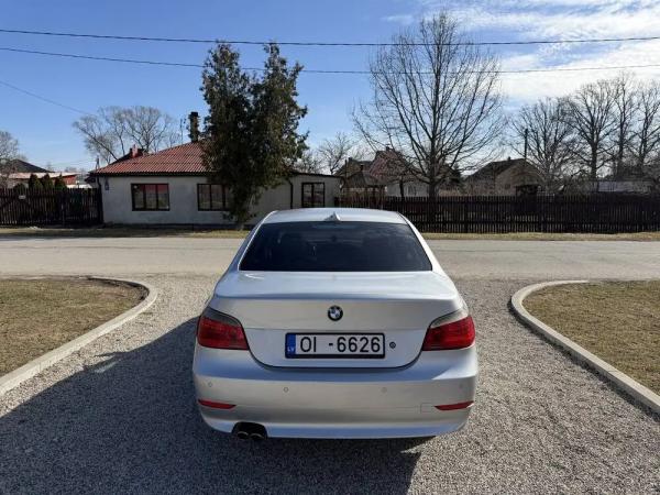 Pelēks BMW 525 2003 Ventspils, ar dzinēja tilpumu 2.50 L un nobraukumu 319 tūkst. km par 2900 €, foto 5 vietnē AUTOMOTO.COM.LV