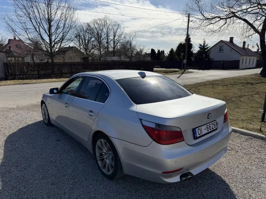 Grey BMW 525 2003 in Ventspils, with an engine capacity of 2.50 L and mileage of 319 thousand km for 2900 €, photo 7 on AUTOMOTO.COM.LV