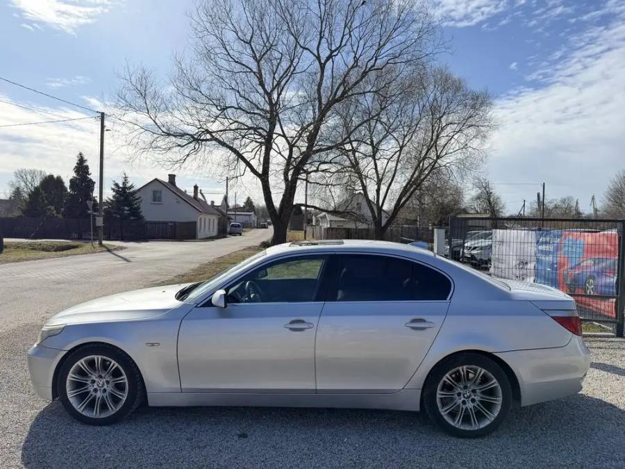 Grey BMW 525 2003 in Ventspils, with an engine capacity of 2.50 L and mileage of 319 thousand km for 2900 €, photo 8 on AUTOMOTO.COM.LV