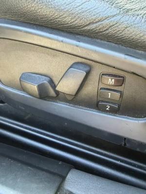 Grey BMW 525 2003 in Ventspils, with an engine capacity of 2.50 L and mileage of 319 thousand km for 2900 €, photo 11 on AUTOMOTO.COM.LV