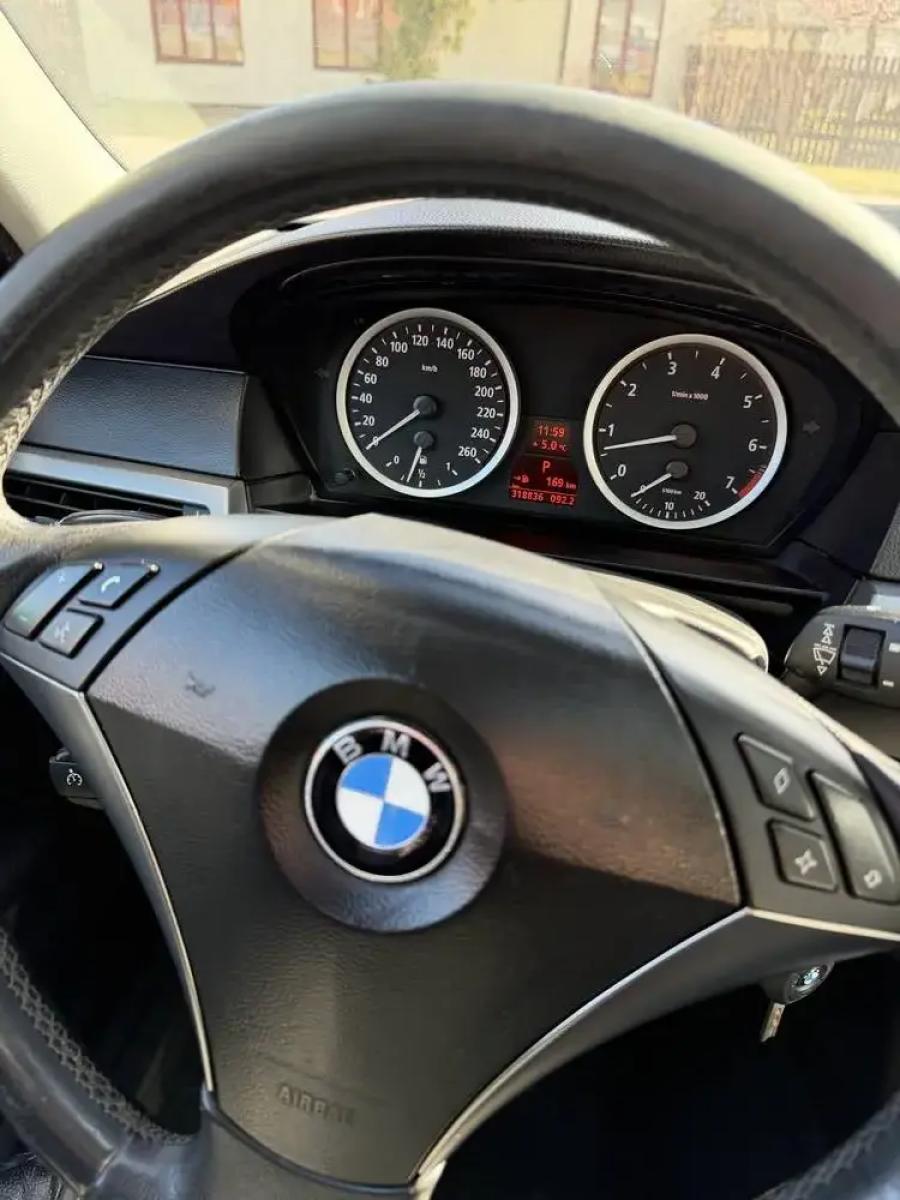 Grey BMW 525 2003 in Ventspils, with an engine capacity of 2.50 L and mileage of 319 thousand km for 2900 €, photo 13 on AUTOMOTO.COM.LV