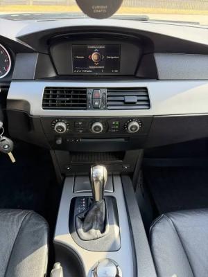 Grey BMW 525 2003 in Ventspils, with an engine capacity of 2.50 L and mileage of 319 thousand km for 2900 €, photo 16 on AUTOMOTO.COM.LV