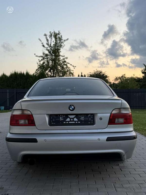 Pelēks BMW 525 2003 Panevēža, ar dzinēja tilpumu 2.50 L un nobraukumu 282 tūkst. km par 5500 €, foto 4 vietnē AUTOMOTO.COM.LV