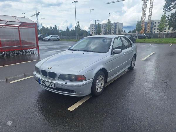 Grey BMW 525 2003 in Vilnius, with an engine capacity of 2.50 L and mileage of 381 thousand km for 1500 €, photo 1 on AUTOMOTO.COM.LV