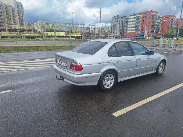 Grey BMW 525 2003 in Vilnius, with an engine capacity of 2.50 L and mileage of 381 thousand km for 1500 €, photo 4 on AUTOMOTO.COM.LV