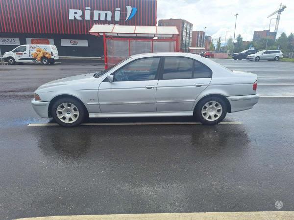Grey BMW 525 2003 in Vilnius, with an engine capacity of 2.50 L and mileage of 381 thousand km for 1500 €, photo 5 on AUTOMOTO.COM.LV