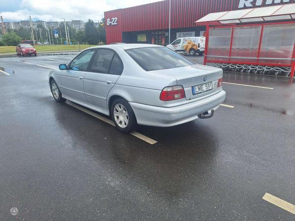 Grey BMW 525 2003 in Vilnius, with an engine capacity of 2.50 L and mileage of 381 thousand km for 1500 €, photo 6 on AUTOMOTO.COM.LV
