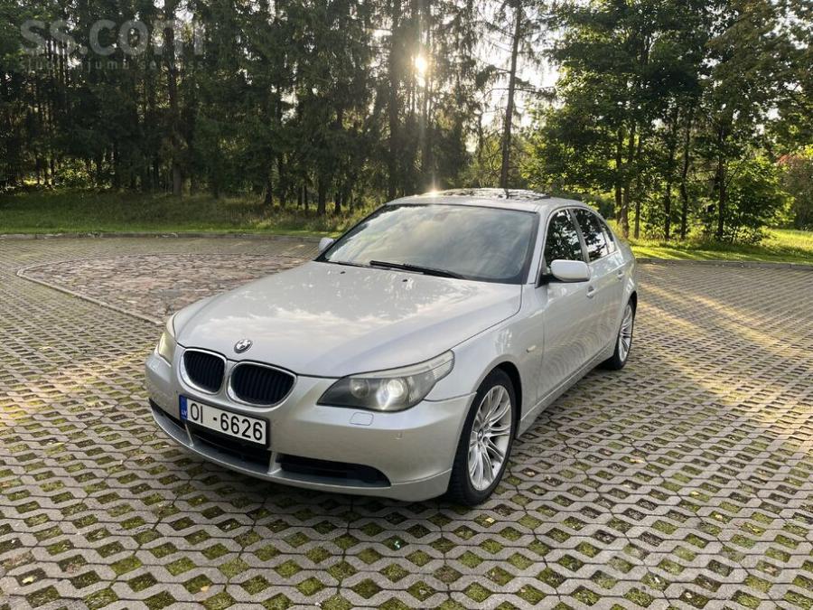 Grey BMW 525 2003 in Tukums, with an engine capacity of 2.50 L and mileage of 323 thousand km for 3850 €, photo 1 on AUTOMOTO.COM.LV