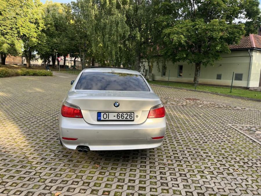 Grey BMW 525 2003 in Tukums, with an engine capacity of 2.50 L and mileage of 323 thousand km for 3850 €, photo 4 on AUTOMOTO.COM.LV