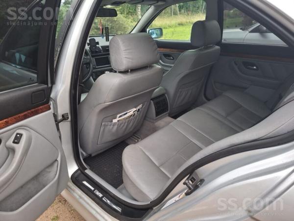 Grey BMW 525 2003 in Preili, with an engine capacity of 2.50 L and mileage of 315 thousand km for 2450 €, photo 6 on AUTOMOTO.COM.LV