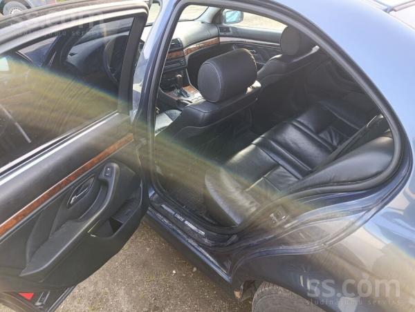Pelēks BMW 525 2003 Aizkraukle, ar dzinēja tilpumu 2.50 L un nobraukumu 458 tūkst. km par 1300 €, foto 6 vietnē AUTOMOTO.COM.LV