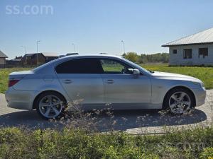 Grey BMW 525 2004 in Riga, with an engine capacity of 2.50 L and mileage of 412 thousand km for 2900 €, photo 8 on AUTOMOTO.COM.LV