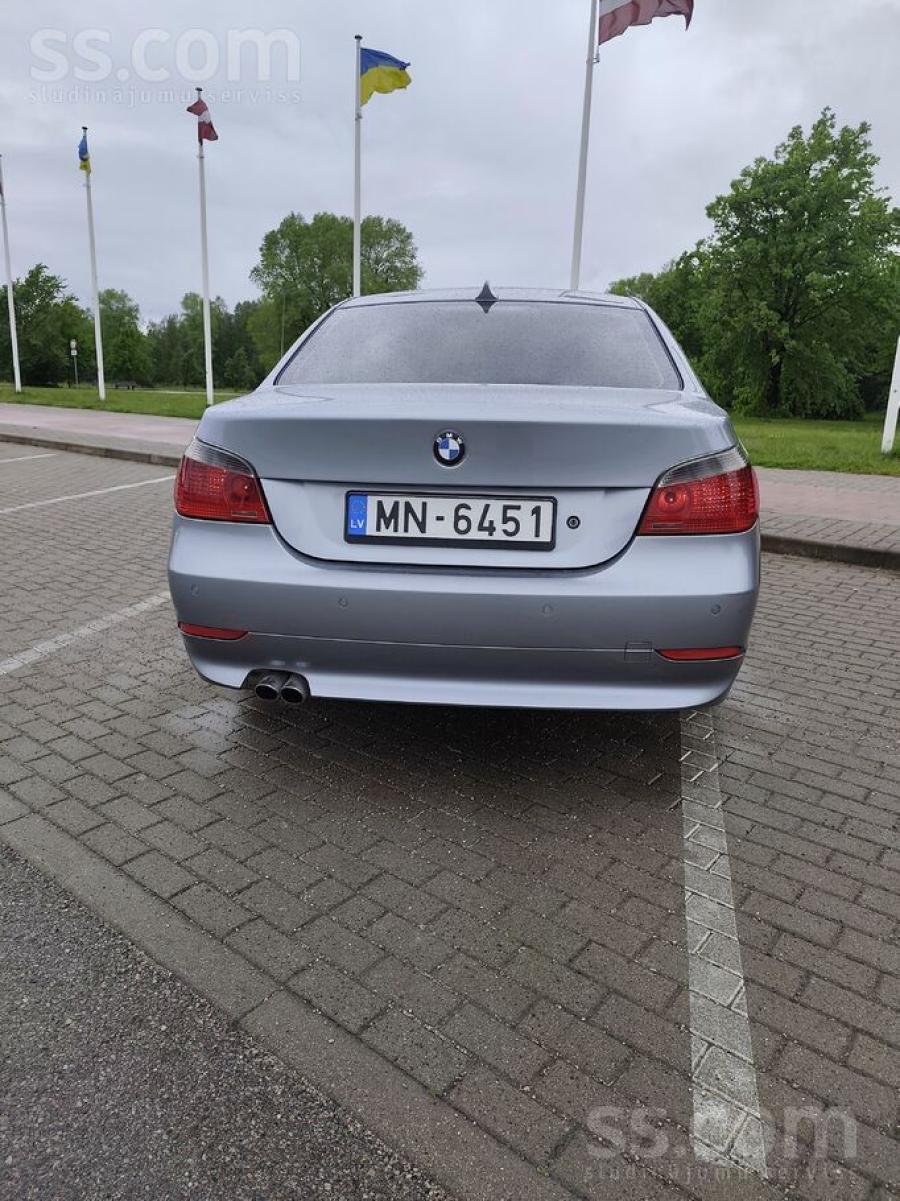 Pelēks BMW 525 2004 Liepāja, ar dzinēja tilpumu 2.50 L un nobraukumu 364 tūkst. km par 2600 €, foto 4 vietnē AUTOMOTO.COM.LV