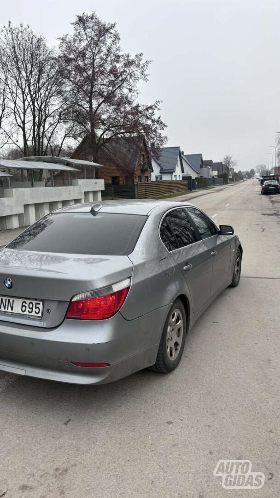 Pelēks BMW 525 2004 Marijampole, ar dzinēja tilpumu 2.50 L un nobraukumu 296 tūkst. km par 2199 €, foto 4 vietnē AUTOMOTO.COM.LV