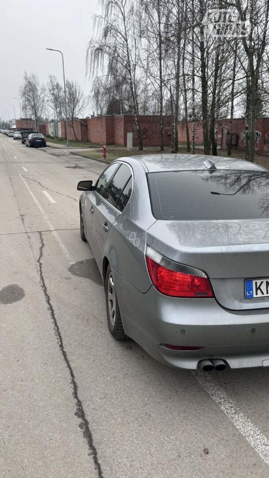 Pelēks BMW 525 2004 Marijampole, ar dzinēja tilpumu 2.50 L un nobraukumu 296 tūkst. km par 2199 €, foto 10 vietnē AUTOMOTO.COM.LV