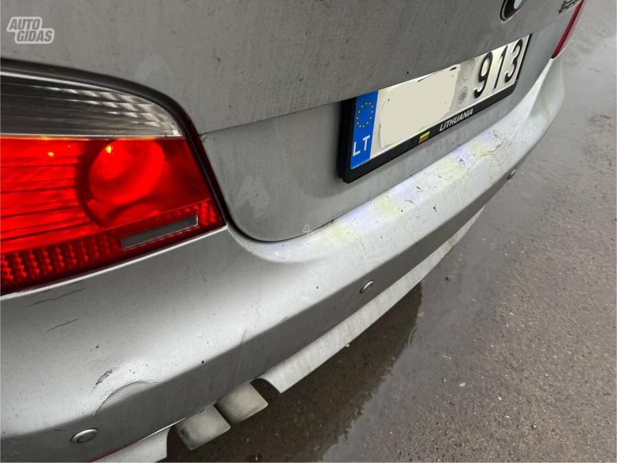 Pelēks BMW 525 2004 Kauņa, ar dzinēja tilpumu 2.50 L un nobraukumu 300 tūkst. km par 2300 €, foto 13 vietnē AUTOMOTO.COM.LV