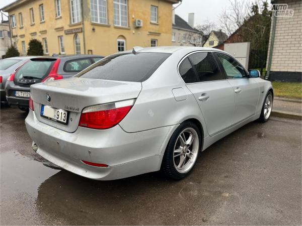 Pelēks BMW 525 2004 Kauņa, ar dzinēja tilpumu 2.50 L un nobraukumu 300 tūkst. km par 2300 €, foto 3 vietnē AUTOMOTO.COM.LV
