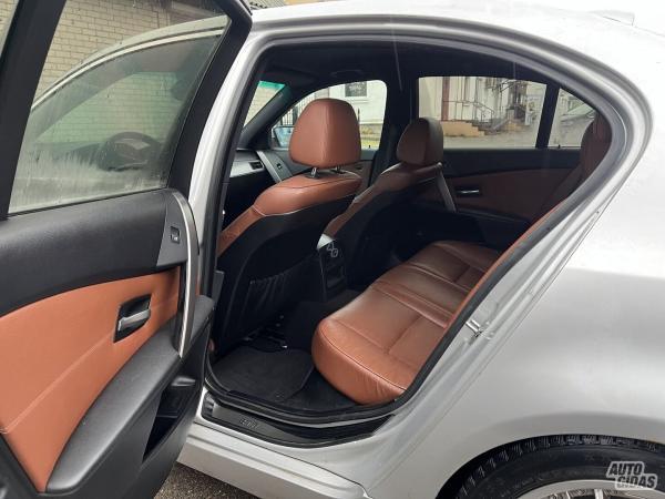 Pelēks BMW 525 2004 Kauņa, ar dzinēja tilpumu 2.50 L un nobraukumu 300 tūkst. km par 2300 €, foto 7 vietnē AUTOMOTO.COM.LV