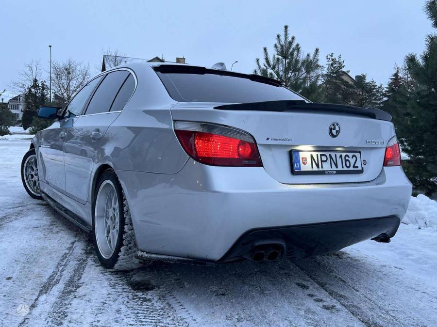 Pelēks BMW 525 2004 Kauņa, ar dzinēja tilpumu 2.50 L un nobraukumu 297 tūkst. km par 4100 €, foto 15 vietnē AUTOMOTO.COM.LV