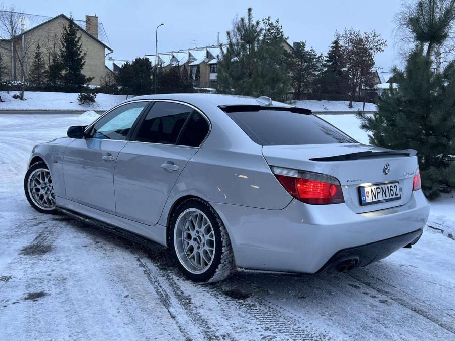 Pelēks BMW 525 2004 Kauņa, ar dzinēja tilpumu 2.50 L un nobraukumu 297 tūkst. km par 4100 €, foto 16 vietnē AUTOMOTO.COM.LV