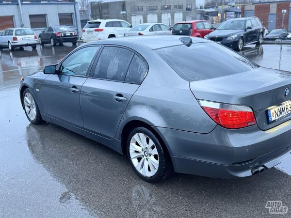 Pelēks BMW 525 2004 Kauņa, ar dzinēja tilpumu 2.50 L un nobraukumu 5 tūkst. km par 2700 €, foto 5 vietnē AUTOMOTO.COM.LV