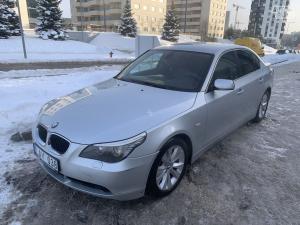Pelēks BMW 525 2004 Viļņa, ar dzinēja tilpumu 2.50 L un nobraukumu 350 tūkst. km par 2400 €, foto 2 vietnē AUTOMOTO.COM.LV