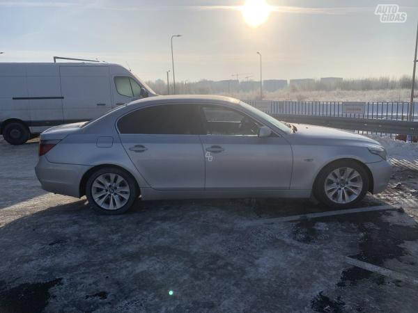Pelēks BMW 525 2004 Viļņa, ar dzinēja tilpumu 2.50 L un nobraukumu 350 tūkst. km par 2400 €, foto 10 vietnē AUTOMOTO.COM.LV