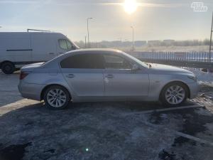 Pelēks BMW 525 2004 Viļņa, ar dzinēja tilpumu 2.50 L un nobraukumu 350 tūkst. km par 2400 €, foto 10 vietnē AUTOMOTO.COM.LV
